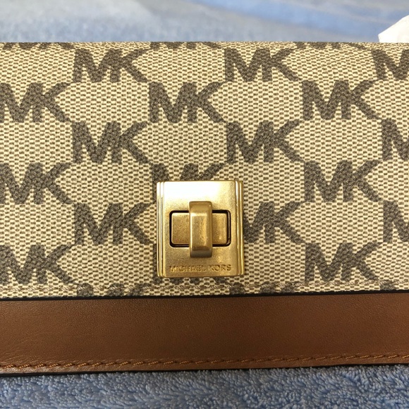 Michael Kors | Bags | Michael Kors Natalie Wallet | Poshmark